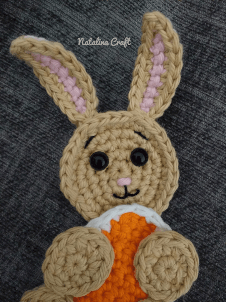 Free crochet pattern: Applique Easter Bunny with egg