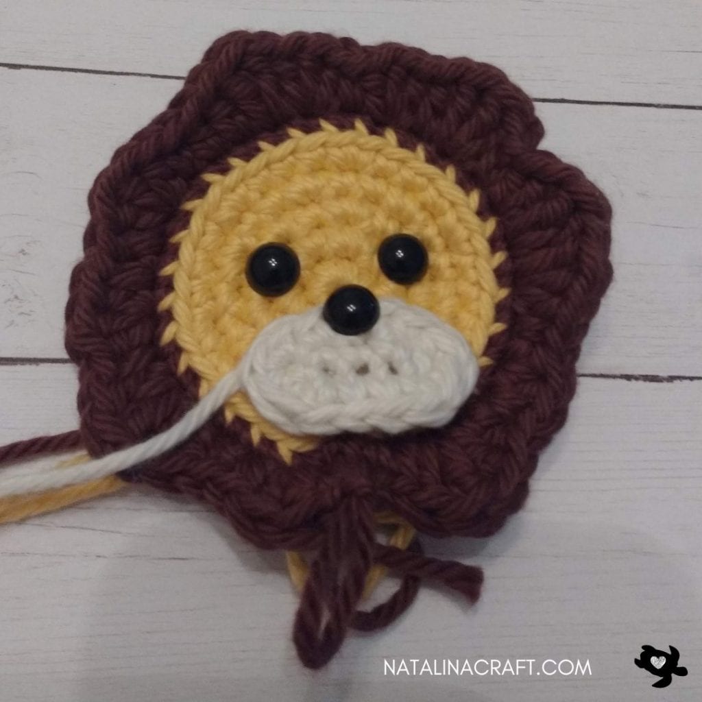 Crochet Lion Appliques - Free pattern - Natalina Craft