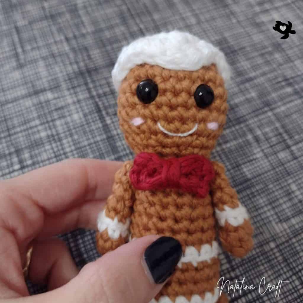 Gingerbread Man Crochet Pattern - Free Pattern - Natalina Craft
