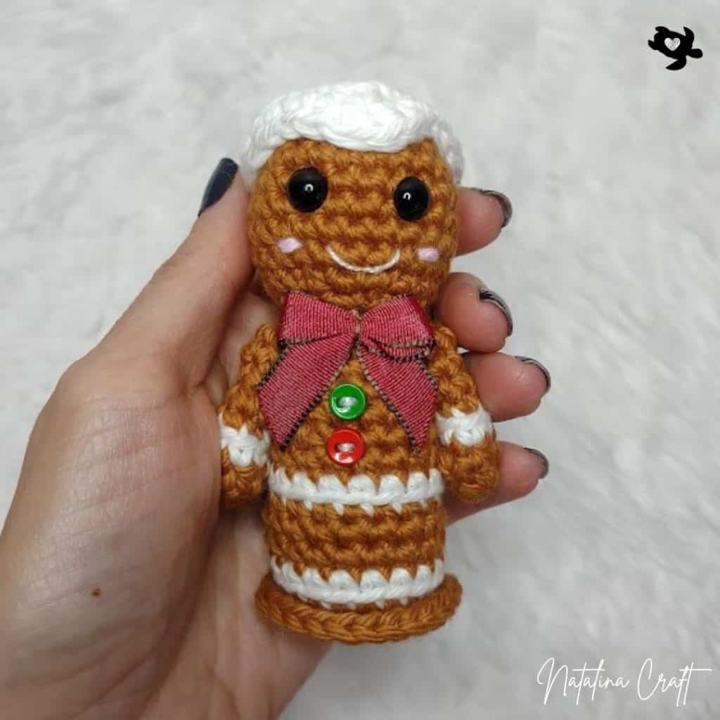 Gingerbread Man Crochet Pattern - Free Pattern - Natalina Craft