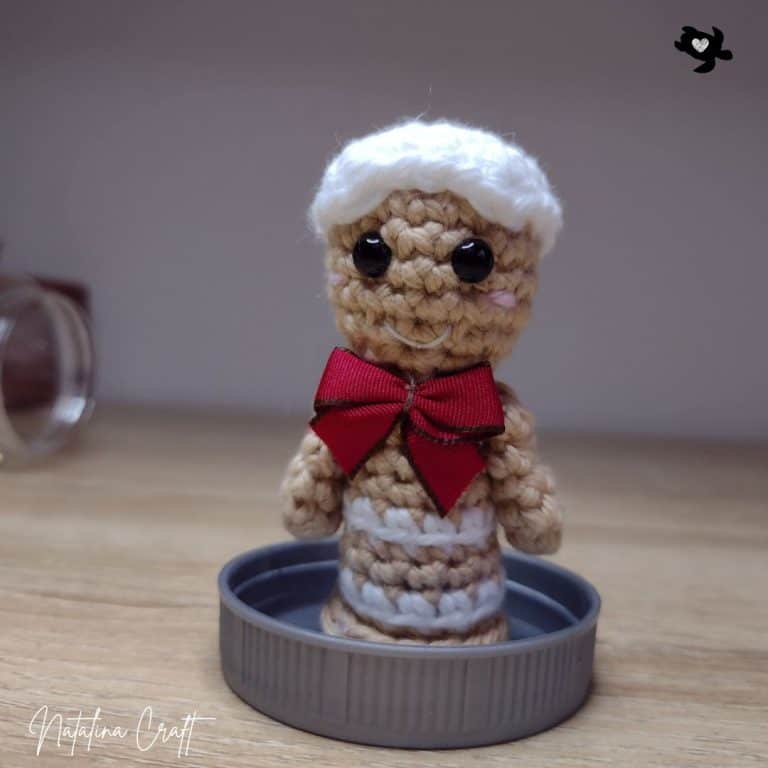 Mini Gingerbread Man Amigurumi - Free Pattern - Natalina Craft