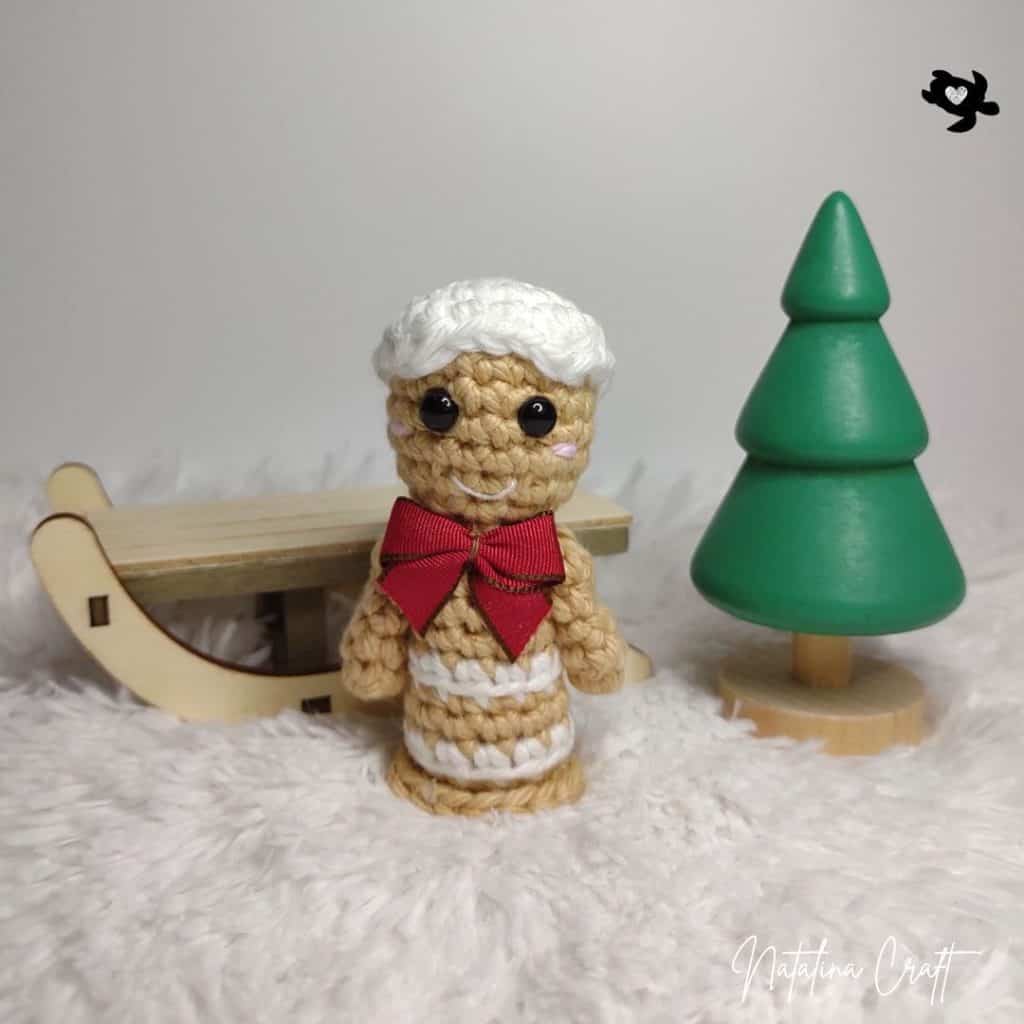 Mini Gingerbread Man Amigurumi - Free Pattern - Natalina Craft