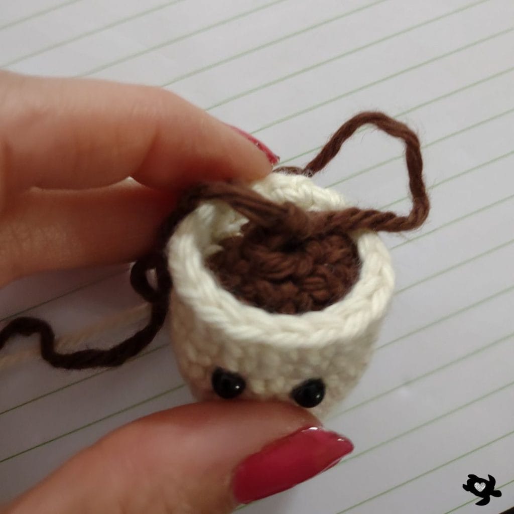 Mini crochet coffee cup - Free pattern - Natalina Craft