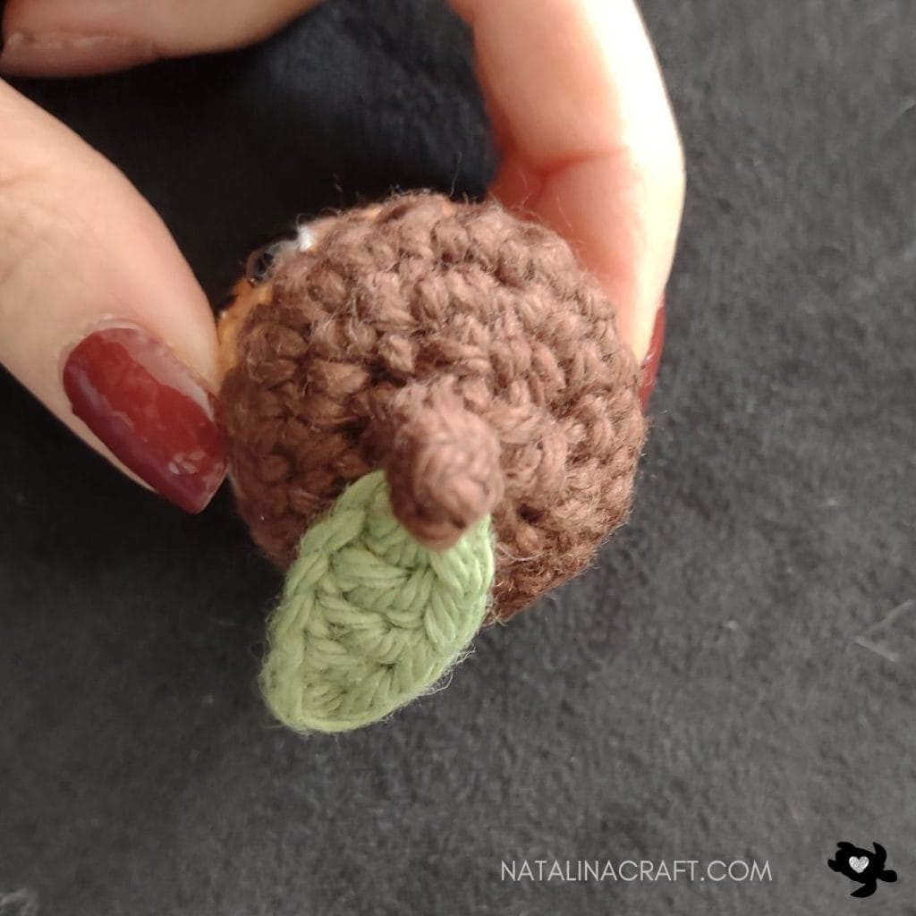 No-sew Crochet Acorn - Free pattern - Natalina Craft