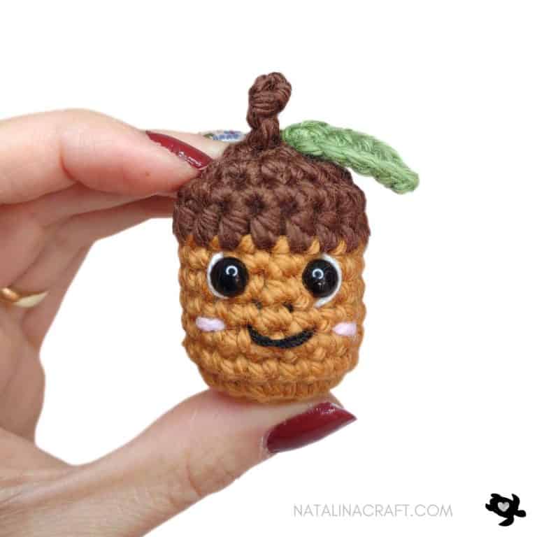 No-sew Crochet Acorn - Free pattern - Natalina Craft